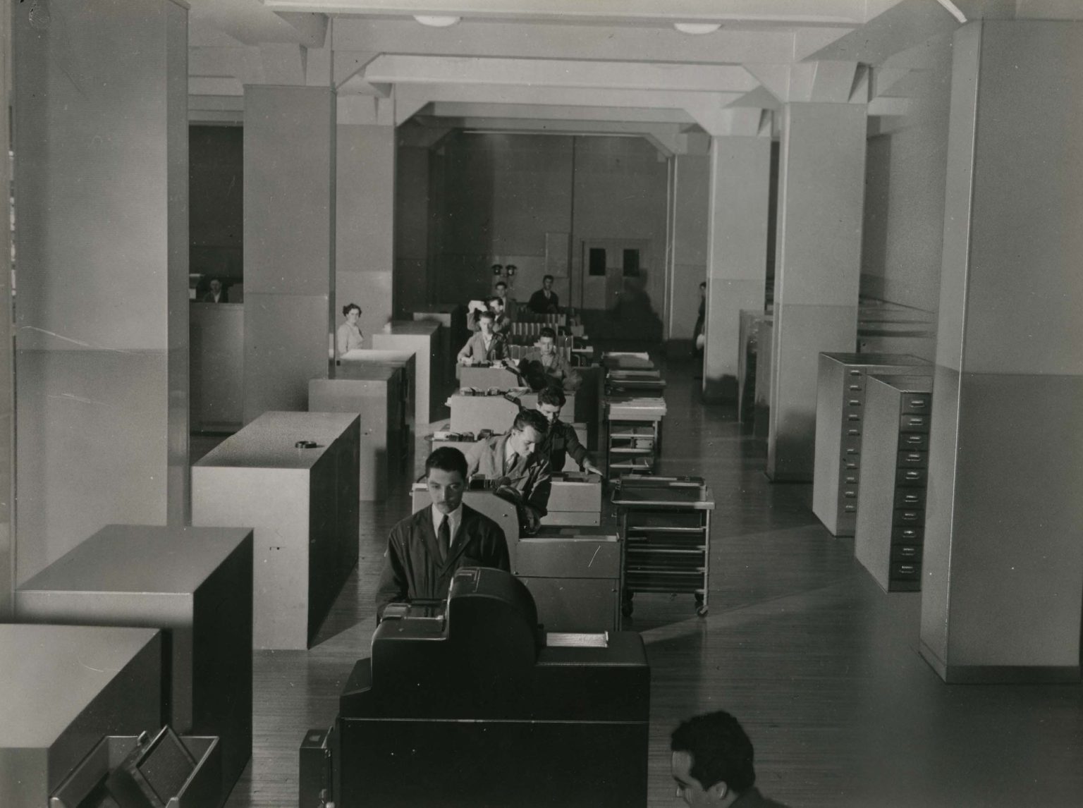 The back office revolution in the 1930s - BNP Paribas